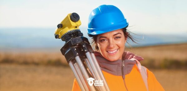 Topógrafo: saiba o que faz esse profissional e oportunidades de trabalho